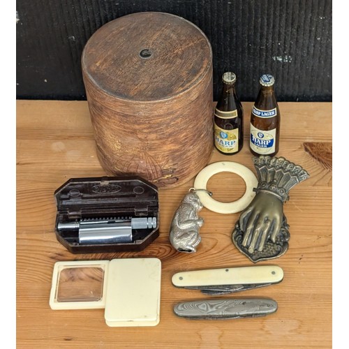 A Collection of Assorted Vintage and Antique Curiosities, including ...