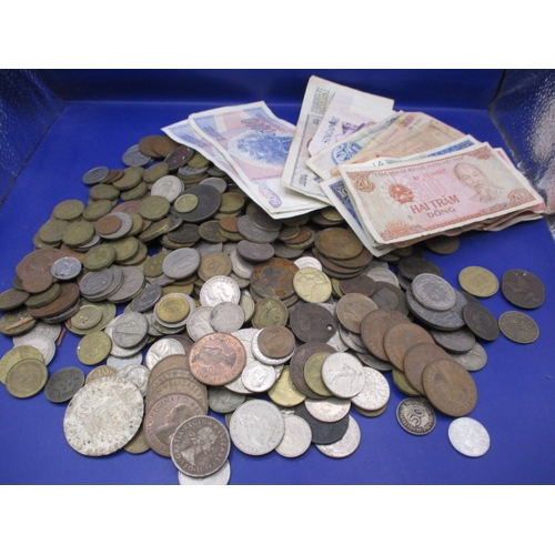 A parcel of vintage world coins and bank notes, to include some part ...