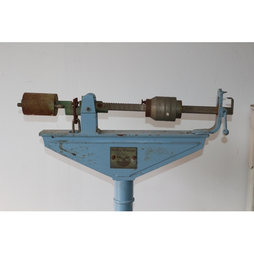 Mikro Waage vintage German scales