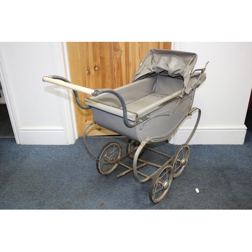 Vintage Leeway Pram, Made in England, Great for restoration