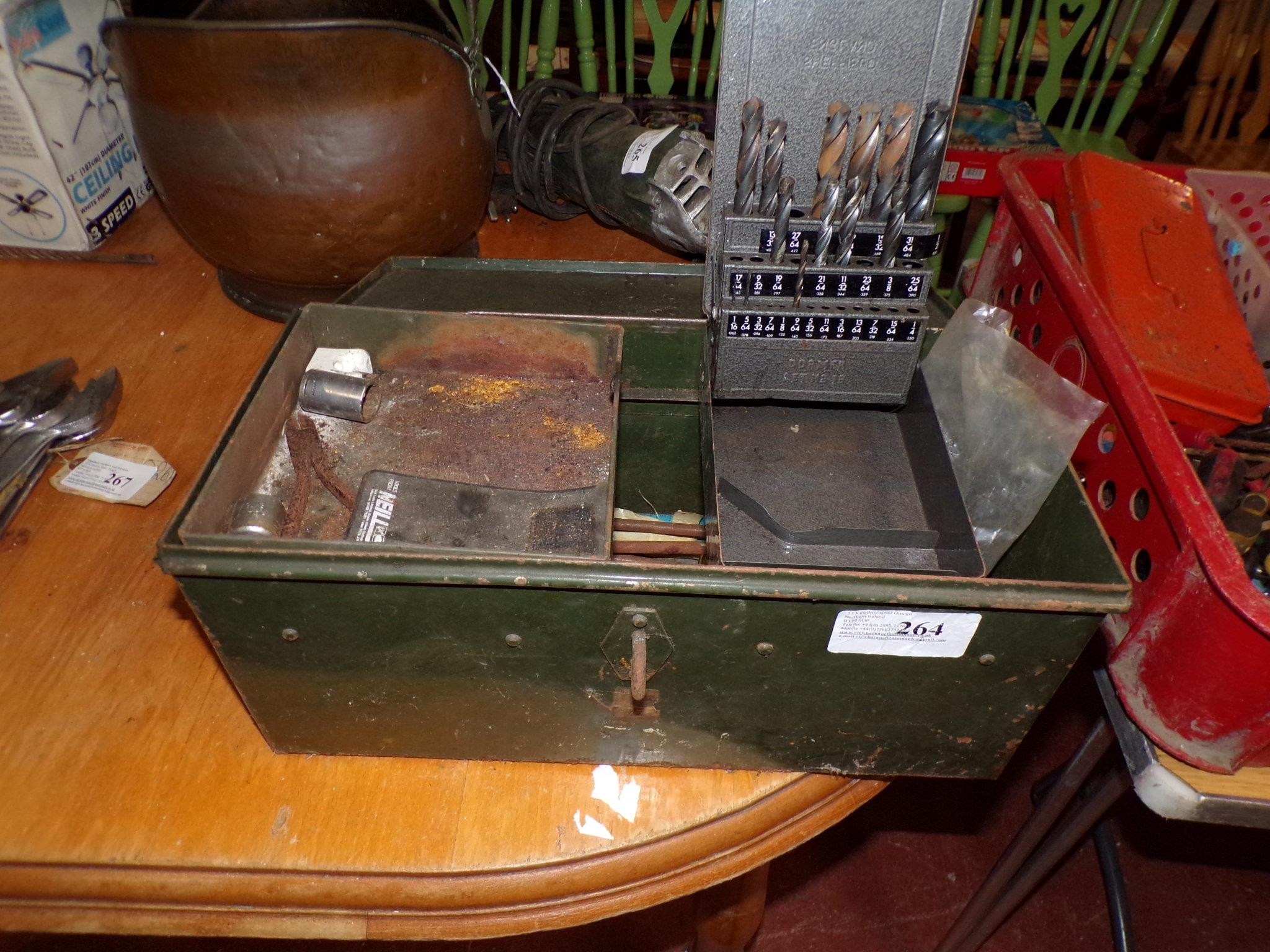 WW2 TOOLBOX & CONTENTS