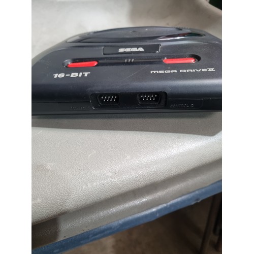Sega Mega drive II console with leads & Lemmings the Tribes game