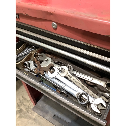 Stack-On tool box with drawers full of tools - see photos for full details