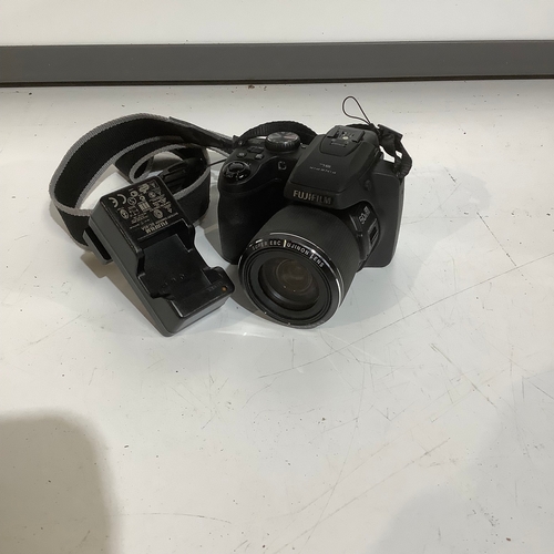 Fujifilm finepix SL camera plus charger - SL1000 untested