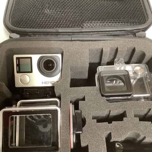 Go pro Hero 4 with waterproof case. Fully working with sd card ...