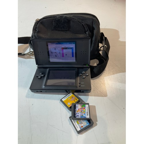 Nintendo DS Lite console with 3x games inc Noddy in Toyland