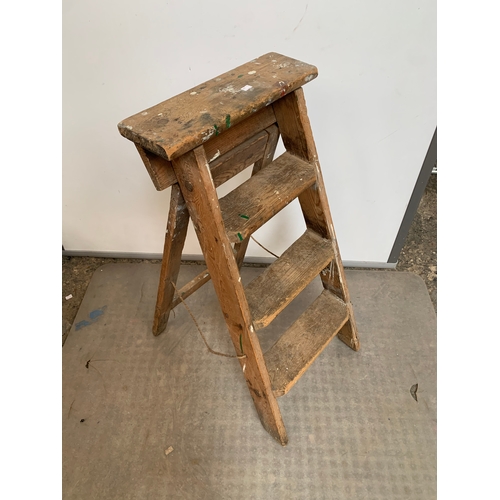 3 rung wooden step ladder