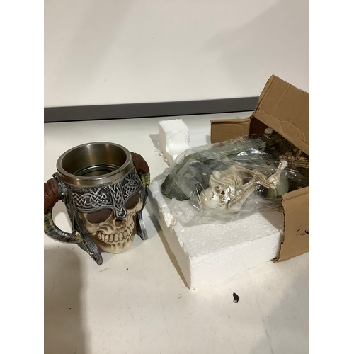 Skull ornament plus skull tankard