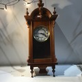Highlands walk clock with pendulum - good clean condition includes key