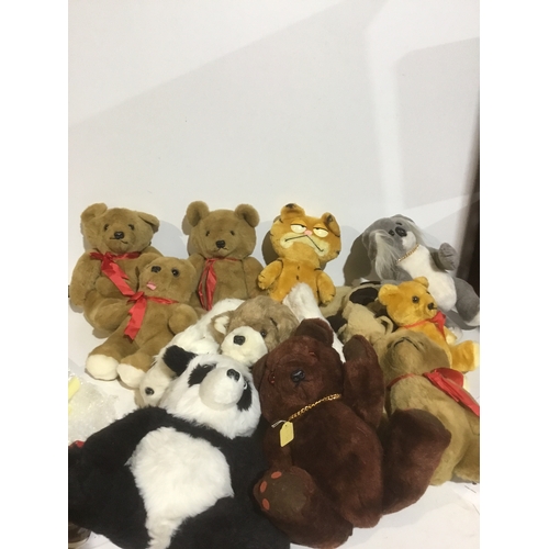 Large collection of teddies