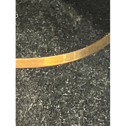 9ct gold 375 bangle with attractive design - 3.2g