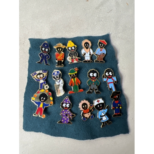 Collectible golly pin badges inc cricketer, clown & pirate