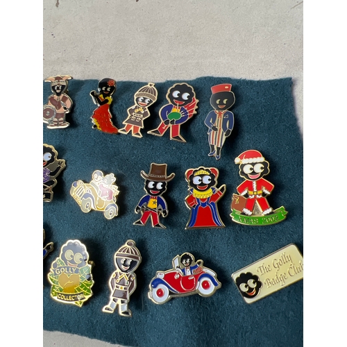 Collectible golly pin badges inc bagpipe player, flamenco dancer and ...