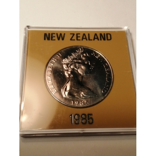 COINS : NEW ZEALAND 1985 dollar in uncirculated condition and in ...
