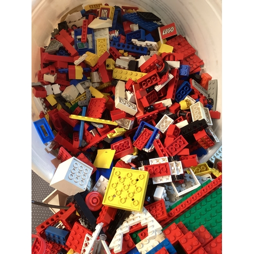 Large Tub of vintage lego blocks