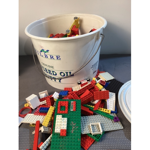 Large Tub of vintage lego blocks