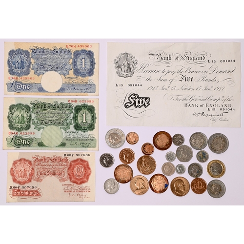 Paper money. Bank of England white Five Pound, L15 Peppiatt, One Pound ...