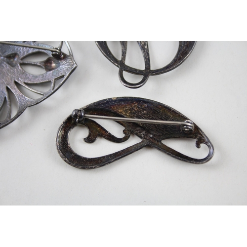 Three silver enamel brooches including Malcolm Gray and Pat Cheney (32g)