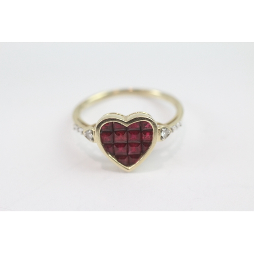 9ct gold diamond and ruby heart ring (3g) Size R