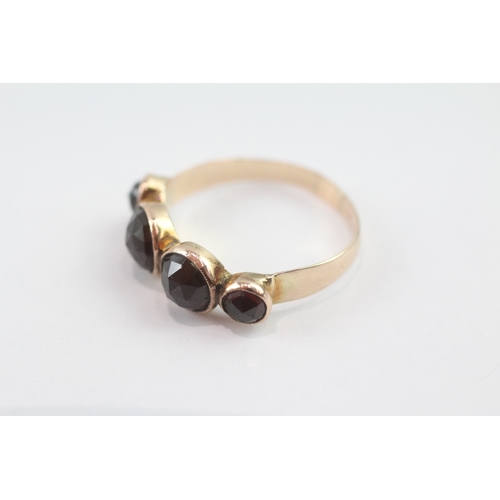 9ct gold antique rose cut garnet dress ring (2.3g) Size P