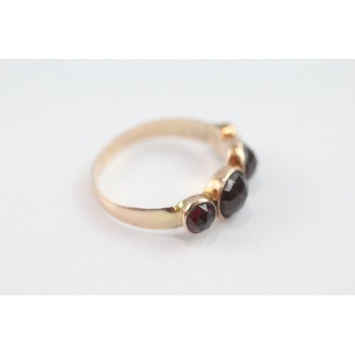 9ct gold antique rose cut garnet dress ring (2.3g) Size P
