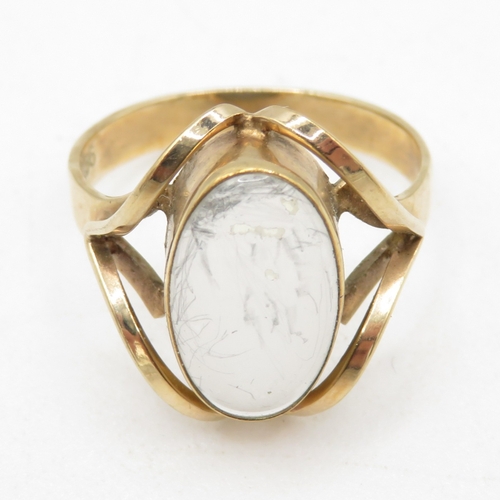 9ct gold quartz cabochon ring (2.8g) Size M 1/2