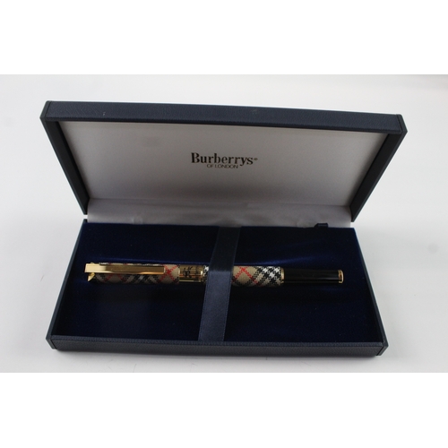 Vintage Burberry's of London Fountain Pen 14ct Gold Nib WRITING