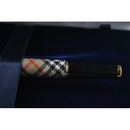 Vintage Burberry's of London Fountain Pen 14ct Gold Nib WRITING