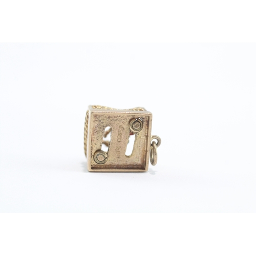 9ct gold vintage boxing charm (3.2g)