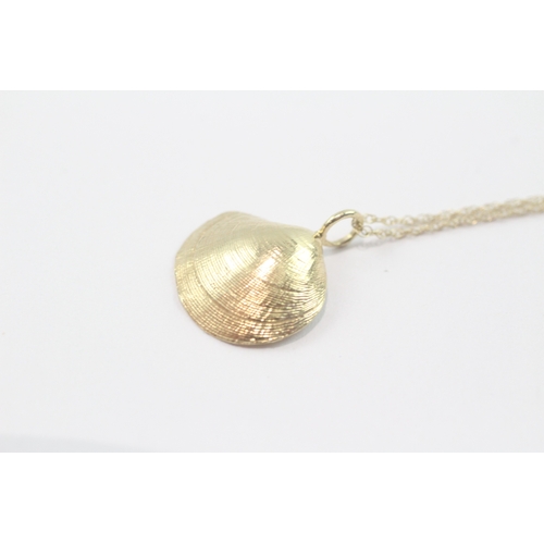 14ct gold shell pendant necklace (1.7g)