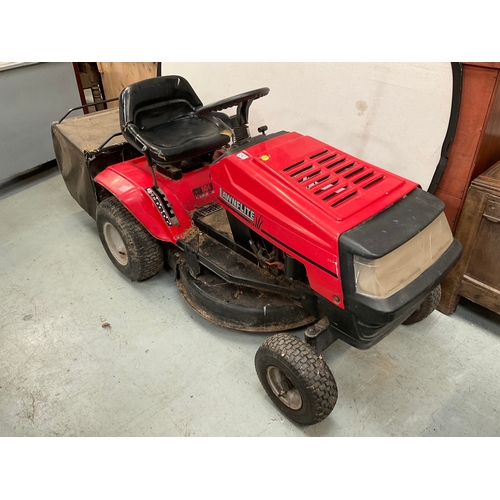 LAWNFLITE MODEL 604 11.5 HP 30 INCH CUT PETROL SIT ON TRACTOR MOWER ...