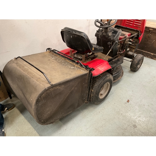 LAWNFLITE MODEL 604 11.5 HP 30 INCH CUT PETROL SIT ON TRACTOR MOWER ...