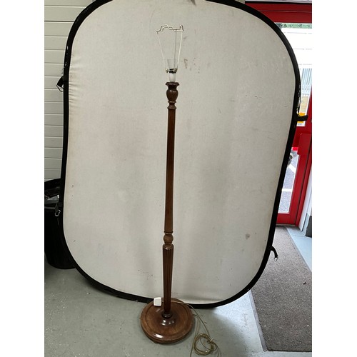 VINTAGE MAHOGANY STANDARD LAMP BASE WITH REEDED COLUMN DESIGN (NEEDS ...