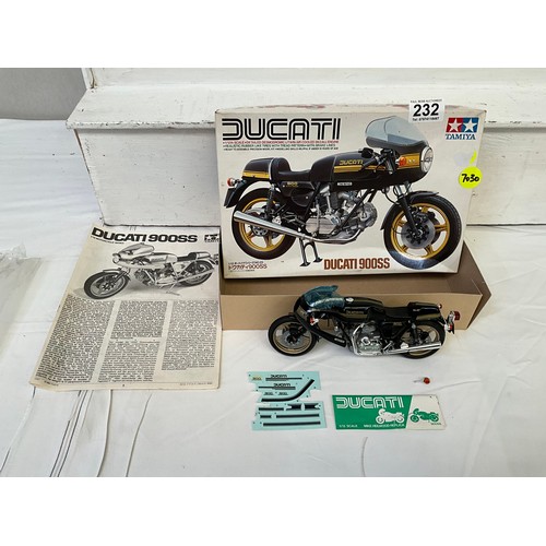 BOXED MODEL DUCATI 900SS BY TAMIYA WITH BOX