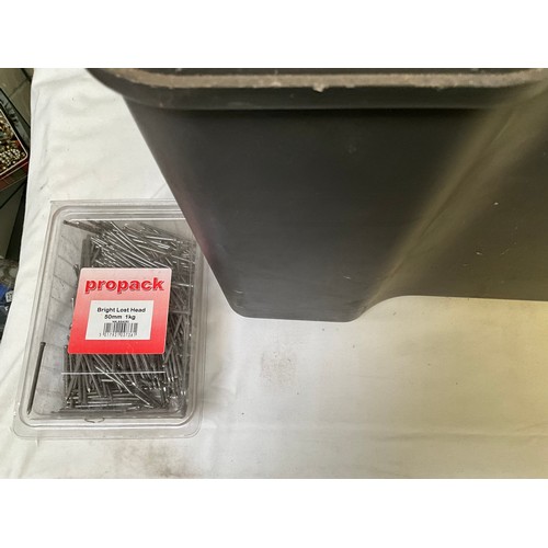 LARGE PLASTIC CARRYING CASE FULL OF TOOLS TO INCLUDE TAPE MEASURES ...