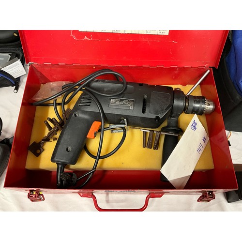 CASED B/D DRILL,TOOL BOX,TOOL BAG WITH TOOLS AND WORKSHOP BANK OF DRAWERS