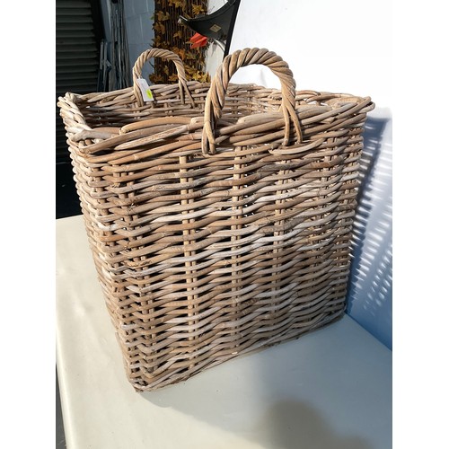 LARGE WICKER LOG BASKET H21"SQ23"