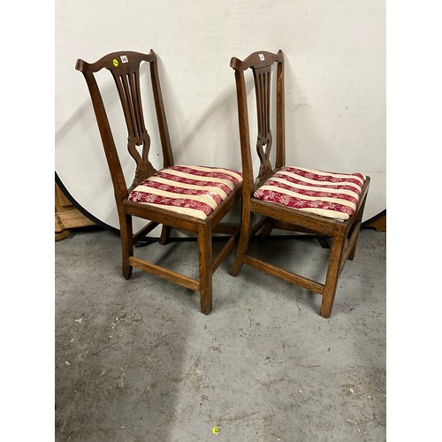 PAIR OF OAK SPLAT BACK DINING CHAIRS WITH UPHOLSTERED SEATS
