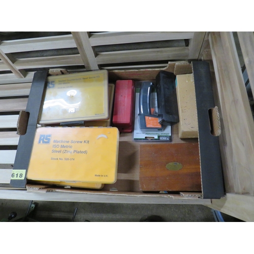 Box screw clips,technical drawing set etc