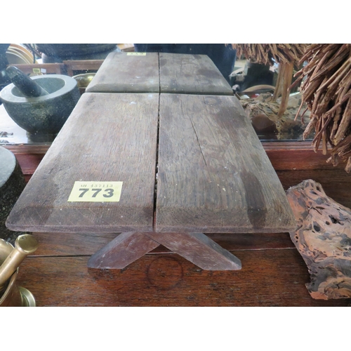 Small cross leg table