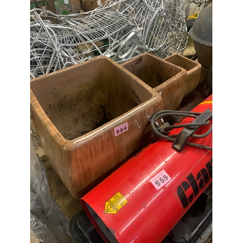 3 graduated glazed flower pots