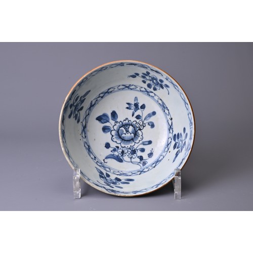 A CHINESE BATAVIA PORCELAIN BOWL, 18TH CENTURY. The interior decorated ...