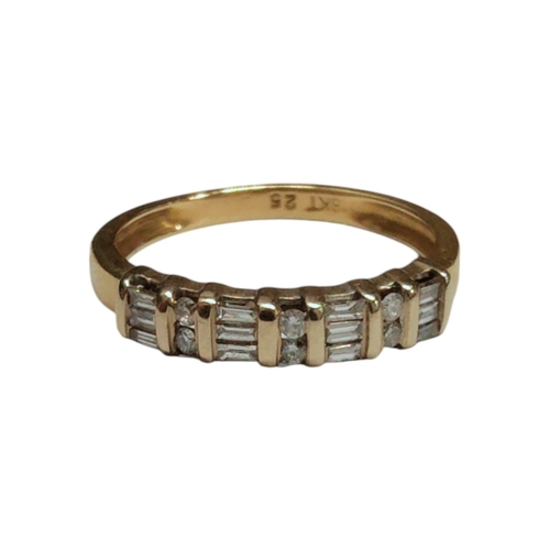 18 CARAT YELLOW GOLD AND DIAMOND LINE RING SIZE L 2.5G