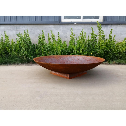 HUGE 1M DIAMETER CONTEMPORARY RUSTIC FIREPIT LOG BURNER FIREPIT ON BASE