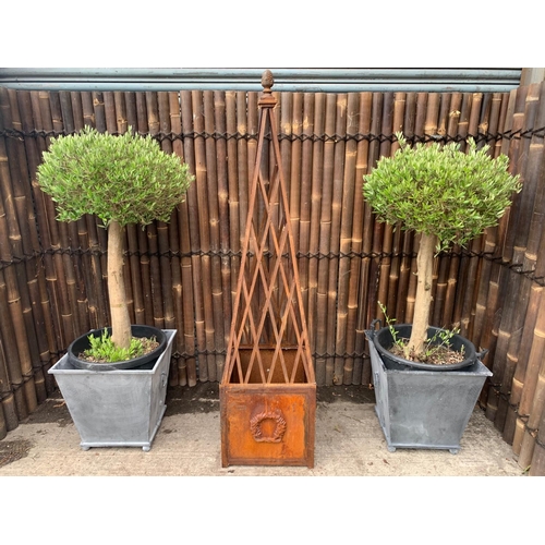 1 X CLASSIC ORNATE STEEL PLANTER IN LEAD FINISH ON BALL FEET WITH ...
