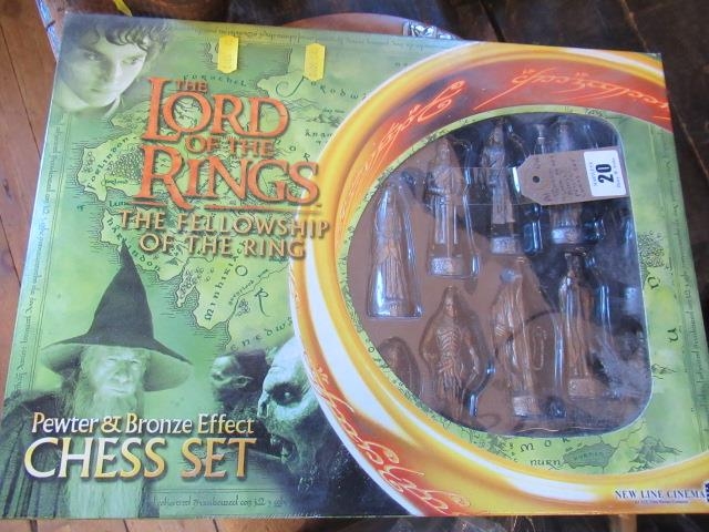 BOXED LORD OF THE RINGS PEWTER CHESS SET