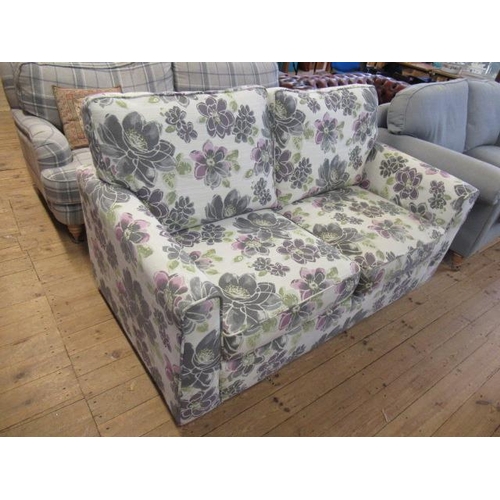 MODERN FLORAL BED SETTEE