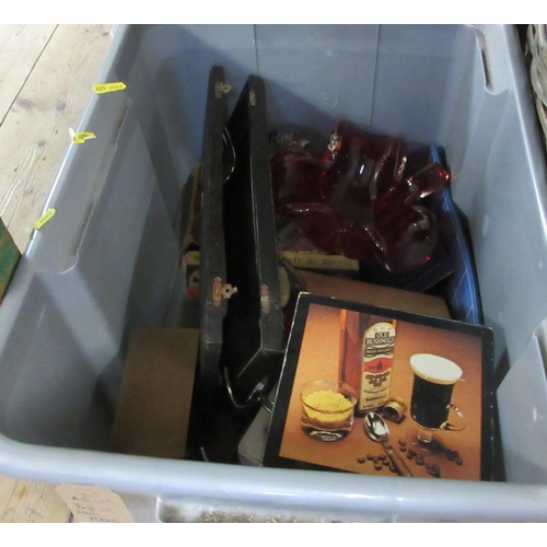 BOX OF MISCELLANEOUS ITEMS