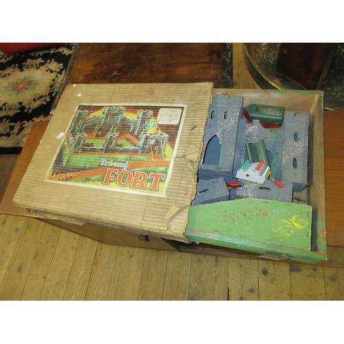 BOXED VINTAGE TRIANG FORT