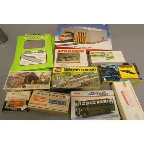 Plastic and card lineside kits and accessories for 00 scale model ...